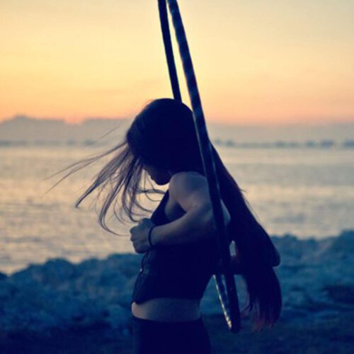 How to hula hoop for beginners and kids | MoodHoops